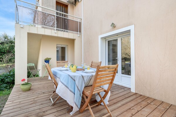 Flatwith Garden 300m From The Beach, For 4 - Pornic