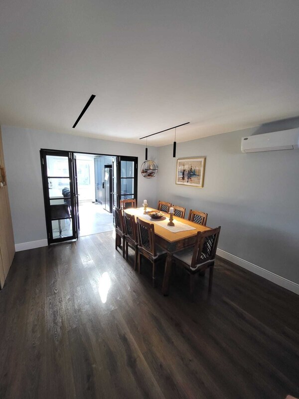 Luxury 3-bed London Home  3 Stops Away From Tottenham Stadium  5* For Holidays - Botany Bay - London