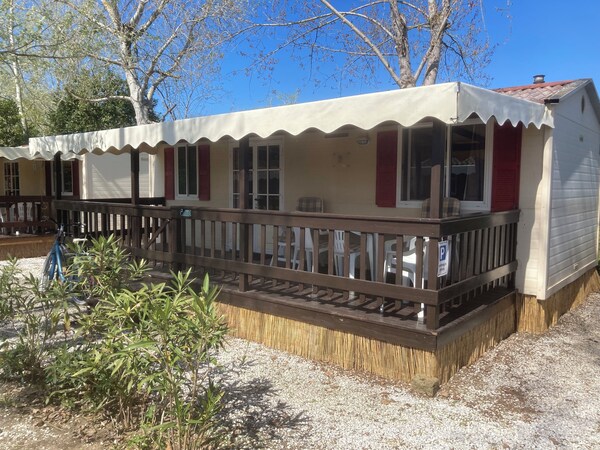 Charming 2-bedroom Chalet In Tranquil Toscana , Viareggio, Camping Paradiso - Viareggio