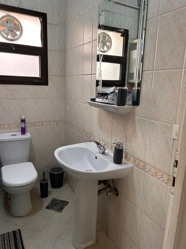 Modern Charming 2-bedroom Apartment With Ac, Wifi In Rehab City -New Cairo - Kairó