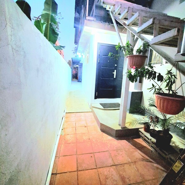 Charming 2-bedroom Apartment In Lovely Woodbrook, Port Of Spain With Wifi, Ac - Port of Spain