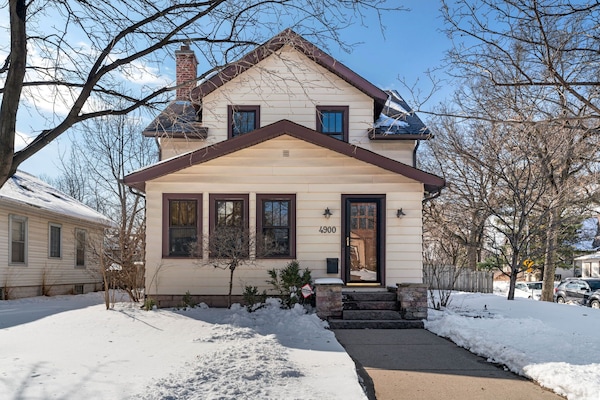 Minnestay* Fulton Lodge | Close To The Lakes! - Eden Prairie, MN