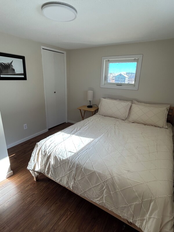 Rock Mountain Retreat, Your Tranquil Getaway In Coronach. Pet-friendly! - Saskatchewan