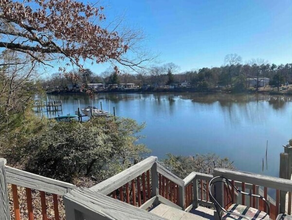 Peaceful And Cozy Waterfront Home [Just Renovated] - コロニアル・ビーチ, VA