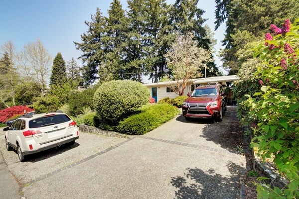 2-bedroom Downstairs Unit In Fabulous Mercer Island - Bellevue, WA