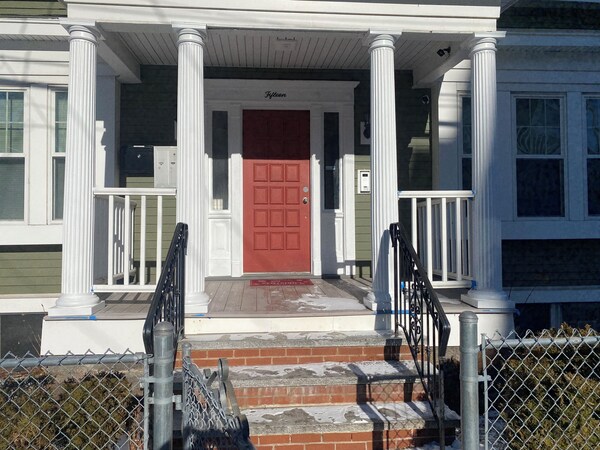 Spacious 4-bedroom Apartment With Ac, Wifi In Phenomenal Boston - Hyde Park - Boston
