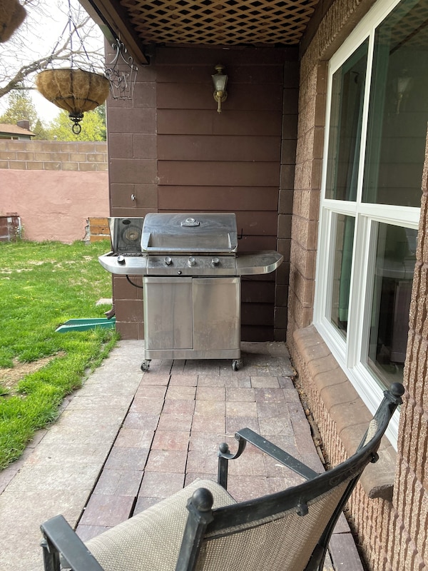 3-bedroom Guest Suite With Hot Tub In A Serene Neighborhood - Missoula, MT
