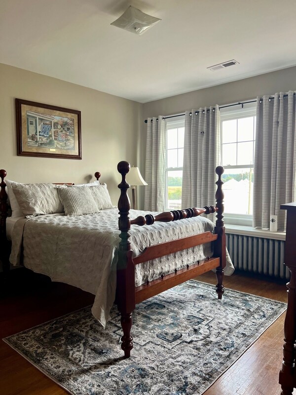 Spacious 7-bedroom Farmhouse In New Haven - On Bourbon Trail! - Bardstown, KY