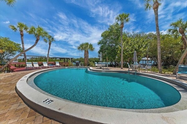 100 Steps From Gulf! Spacious & Updated This 3 Bdrm Condo Is Walkable W/ Kayaks! - Manasota Key, FL