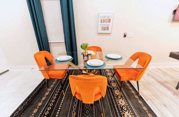Luxury Suite - Jacuzzi,parking, Self Check-in & Wifi - Verona, NJ