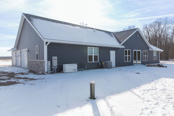 Spacious 4-bedroom House With Wifi, In Two Rivers Wi, 30 Miles From The Draft - Two Rivers, WI