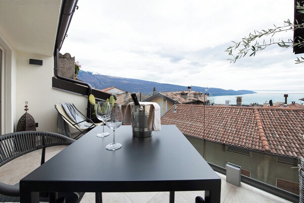 Apartment 'Piazzetta' With Balcony, Wi-fi And Air Conditioning - Limone Sul Garda
