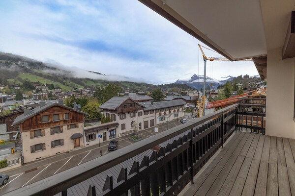 Appartement "Au Centre De Megève" Avec Vue Sur Les Montagnes, Jardin Partagé Et Wi-fi - Megève