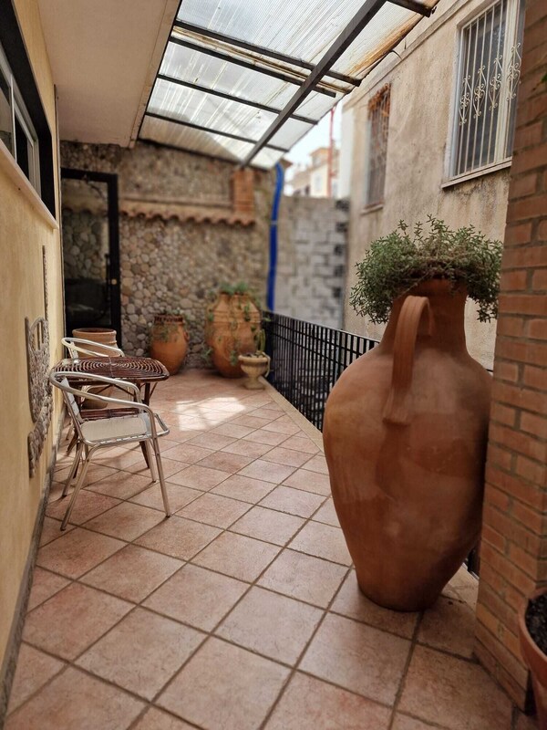 Room 'Twin Con Terrazzino Esterno' With Private Terrace, Wi-fi And Air Conditioning - Naxos
