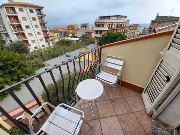 Habitación 'Vista' Con Balcón, Wi-fi Y Aire Acondicionado - Taormina
