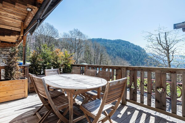 Chalet "Le Logis" Avec Vue Sur Les Montagnes, Terrasse Privée Et Wi-fi - La Giettaz