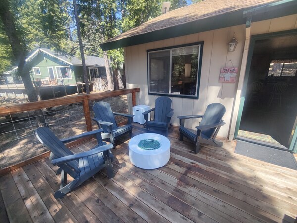 2-bedroom Cabin In Lake Almanor West. Dog Friendly! - Lake Almanor, CA