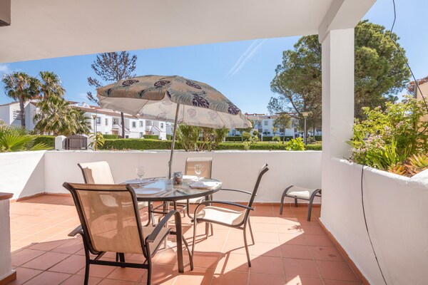 Apartment 'Con Piscina En Playa Islantilla' With Sea View, Shared Pool And Wi-fi - Islantilla
