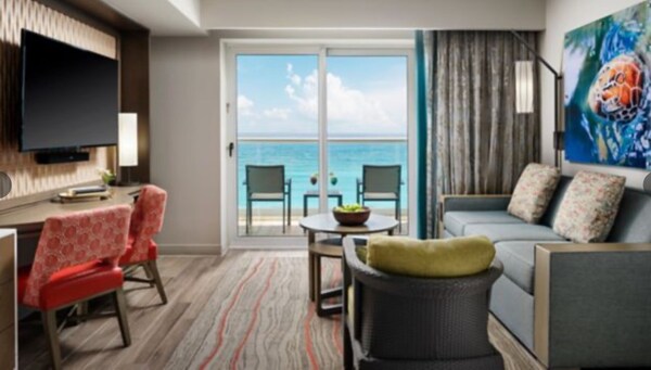 Modern Cancun Resort With Comfy Home Feel At The Edge Of Beach And Pool Living. - Cancún