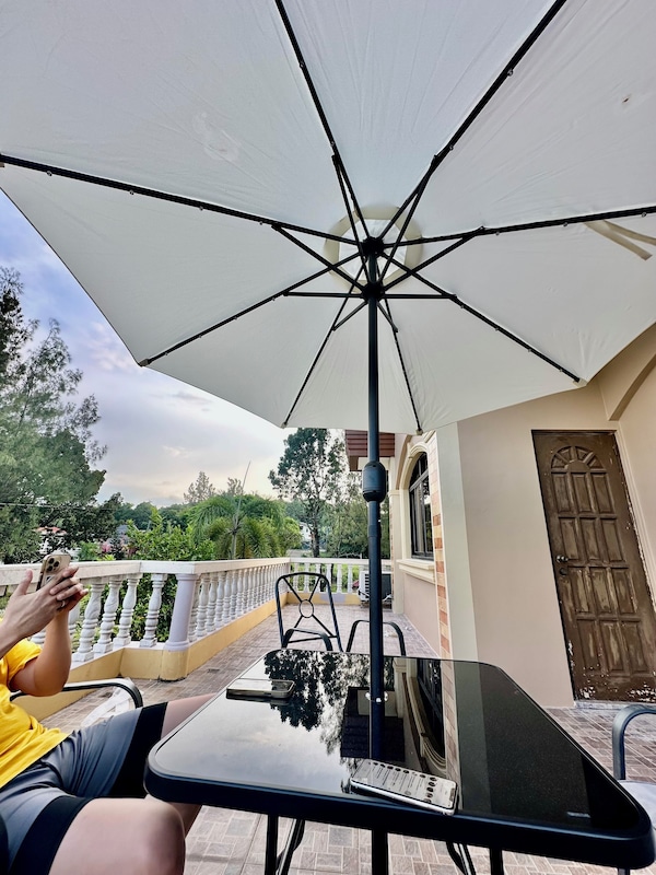 Spacious 3-bedroom House In Subic With Ac, Wifi, Pool & Parking. Relax & Unwind - Subic Bay Freeport Zone