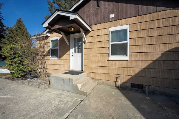 The Boyd Bungalow | A Cozy Retreat Near Downtown - カー・ダレーン, ID