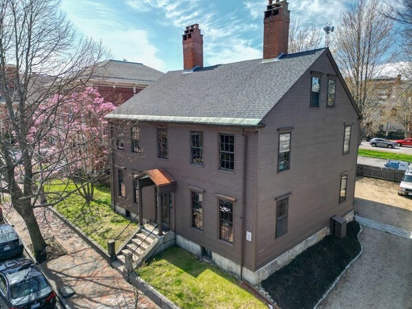 Large Historic Downtown Gathering House W/pvt Yard & Event Barn - Groups/reunion - Scarborough, ME