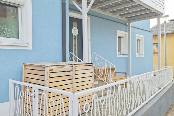 Stauf Cottage - Ferienhaus Mit Burgblick - Neutraubling