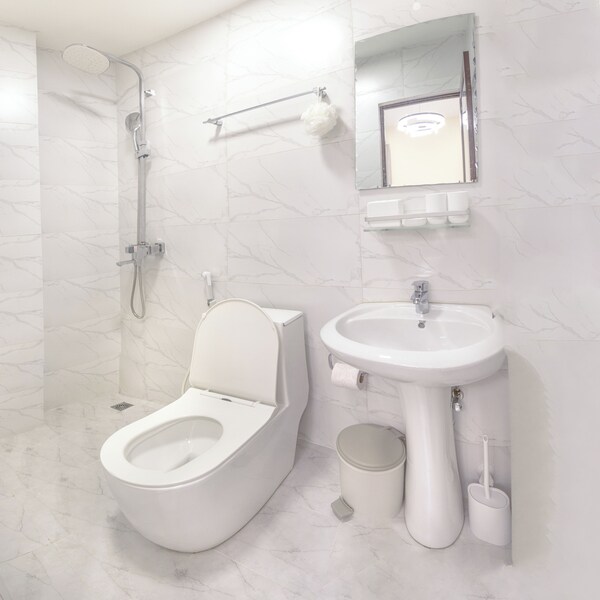 Charming 2-bedroom Apartment With Wifi, Ac In Soothing Malé - Maldives