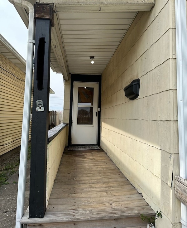 Cozy & Centrally Located - Your Glass City Retreat! - Toledo, OH