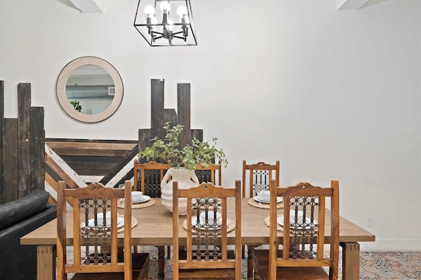 Walk To Gaslamp! Designer 3br Loft Villa - Chula Vista, CA