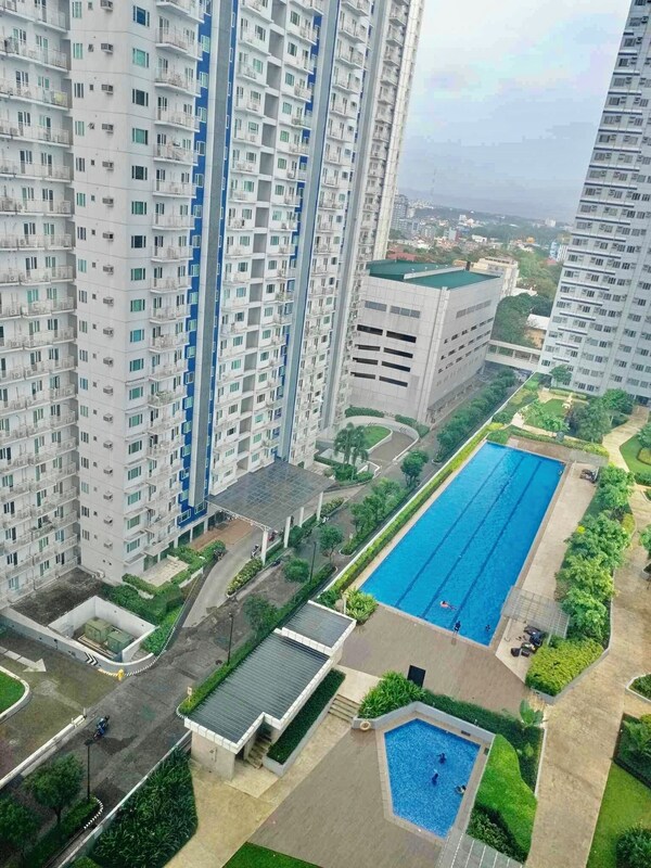 Comfy 1 Bedroom Condo Step Away From Sm North Edsa Mall Quezon City - Malabon