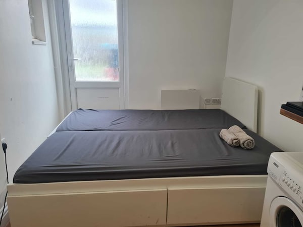 Cozy Detached Studio Retreat With Kitchen & Bath - Bedfordshire