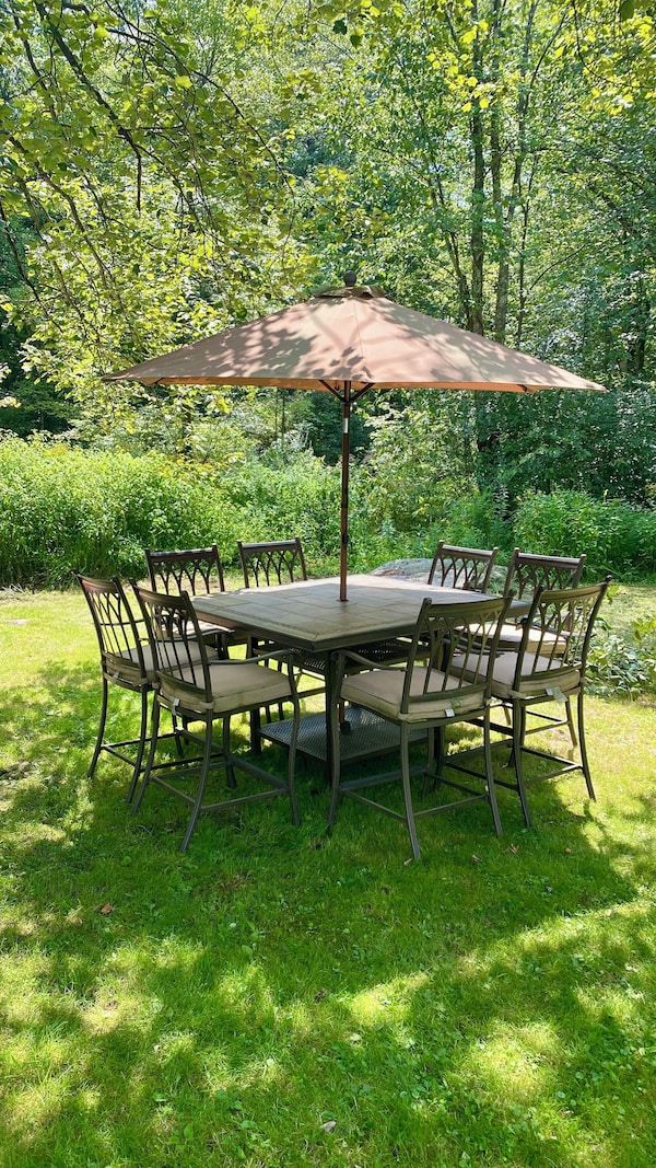 Family-friendly 2- Bedroom Webster Home W/cozy Balcony - Thompson, CT