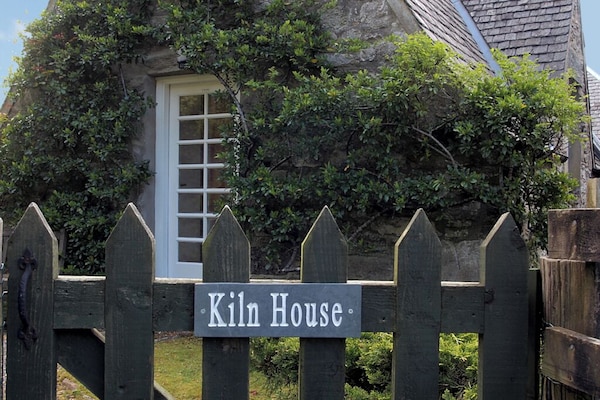 Kiln House: Idyllically Situated Highland Home With Wildlife Garden And River. - Aberfeldy