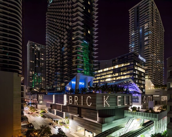 Lux Condo With Fitness Room And Wifi In Booming Brickell Miami With Free Parking - Coral Gables, FL