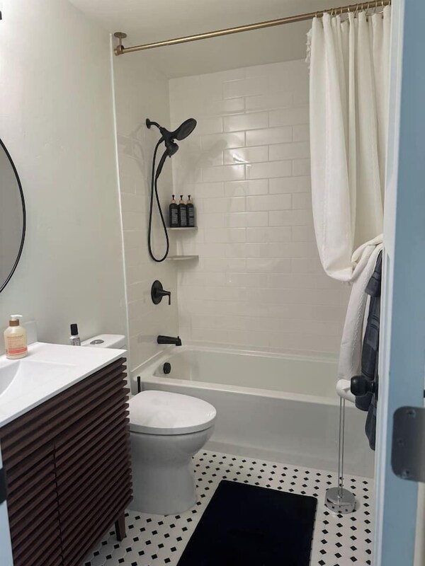 Modern 2br Retreat  Central Williston Location - North Dakota