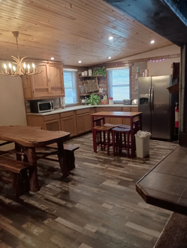 Charming 3-bedroom Farmhouse In Awesome Eufaula With Wi-fi,  ,Boat Ramp And Dock - Oklahoma