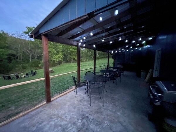 Barn By The Creek- Barn Turned Bnb On A Creek In Eminence, Sleeps 10 - Eminence, MO