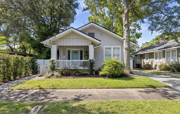 2694- Single Level Riverside Home, Sleeps 10, Fenced Yard, Pet & Family Friendly - Jacksonville, FL