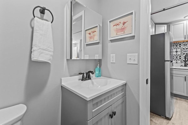 City Chic 1br Escape - Winooski - Burlington, VT