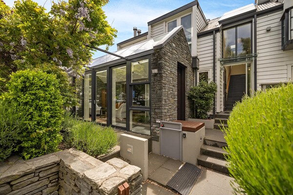 Craigroy 1 Lakeshore Apartment With Conservatory - Queenstown