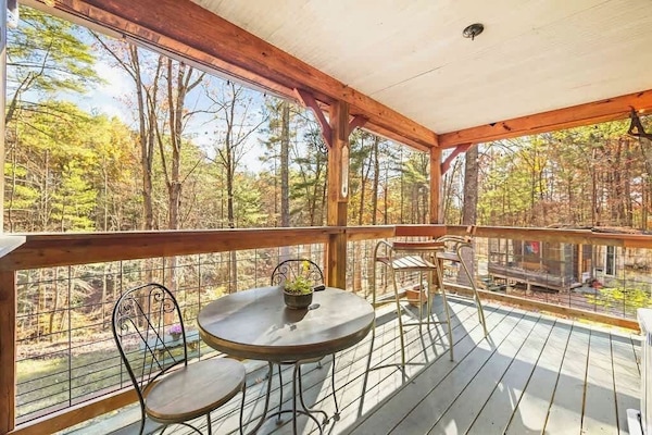 Blue Ridge Beech Cabin - Big Island, VA