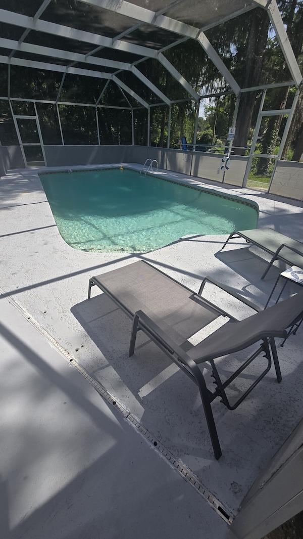 Canal Front Lake Henderson, Pool, 3/2, Withlacoochee Bike Trial! - Inverness, FL