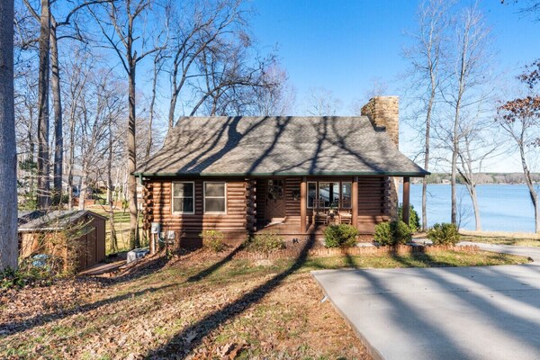 New To Lake Norman! Cozy Cabin With Big Water Views! - Lake Norman, NC
