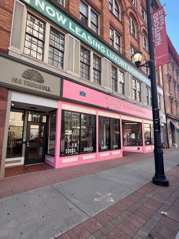 Fully Furnished Private Loft Style Charm Trumbull Elevator - Hartford, CT