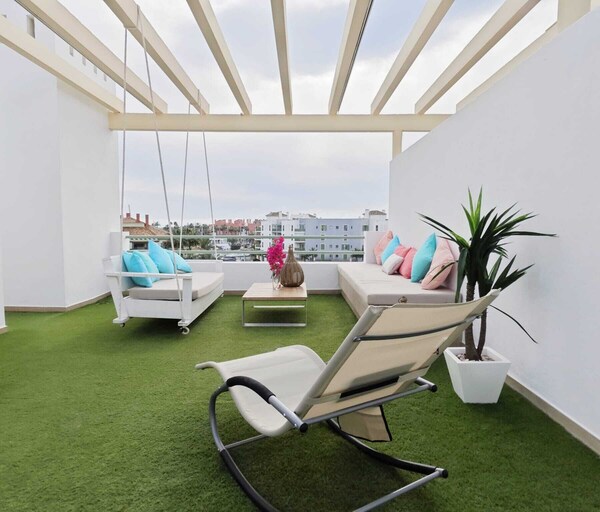 Stunning Sotogrande Marina Penthouse With Private Rooftop Pool. - Sotogrande
