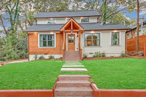 Spacious Modern Cottage With 5 Bedrooms Close To Airport, - Atlanta, GA