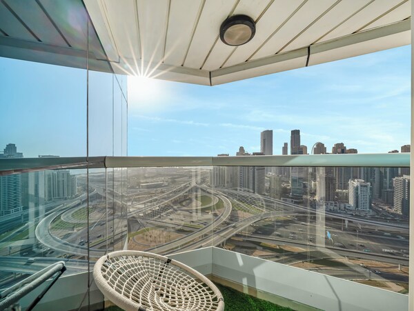 Stunning Panoramic Sea & Dubai Marina View , Metro 5 Min , Beach Acroos The Road - Dubái
