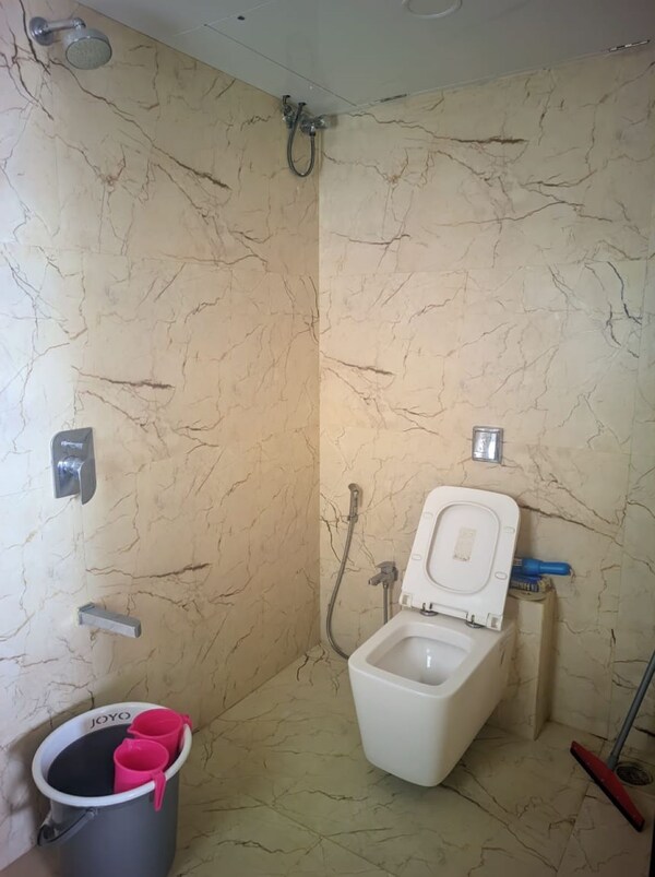 Lavish And Cozy, 2-bedroom Apartment In Malad  West,  Opposite Infinity 2 Mall. - Mumbai
