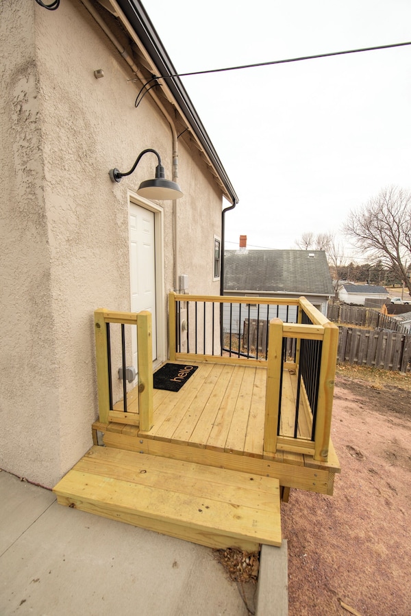 Tiny Home On A Hill Close To Downtown, Sanford Premier Center And Airport - Sioux Falls, SD